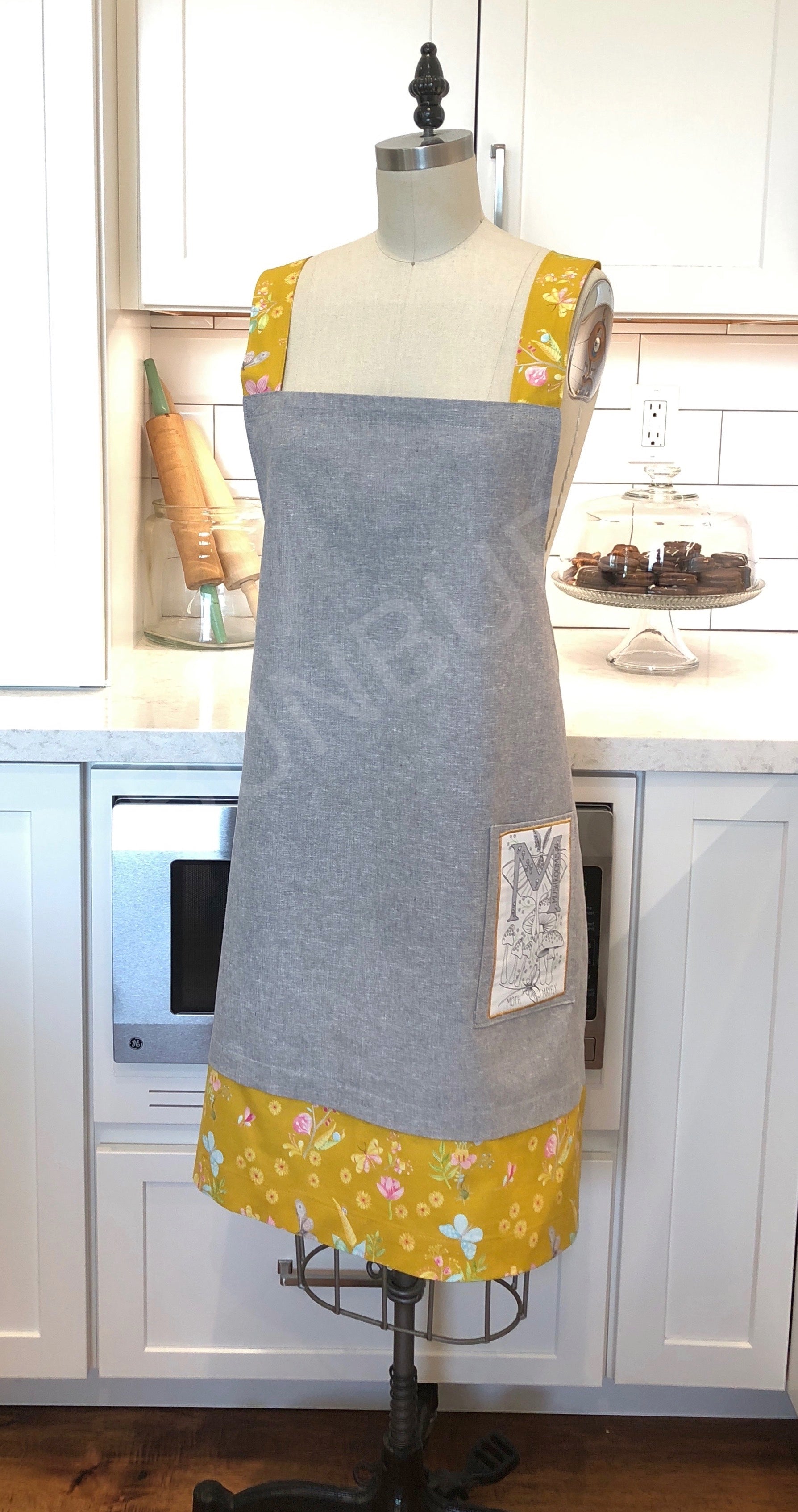 Bistro Apron Sewing Pattern - Bunbury Fabrics